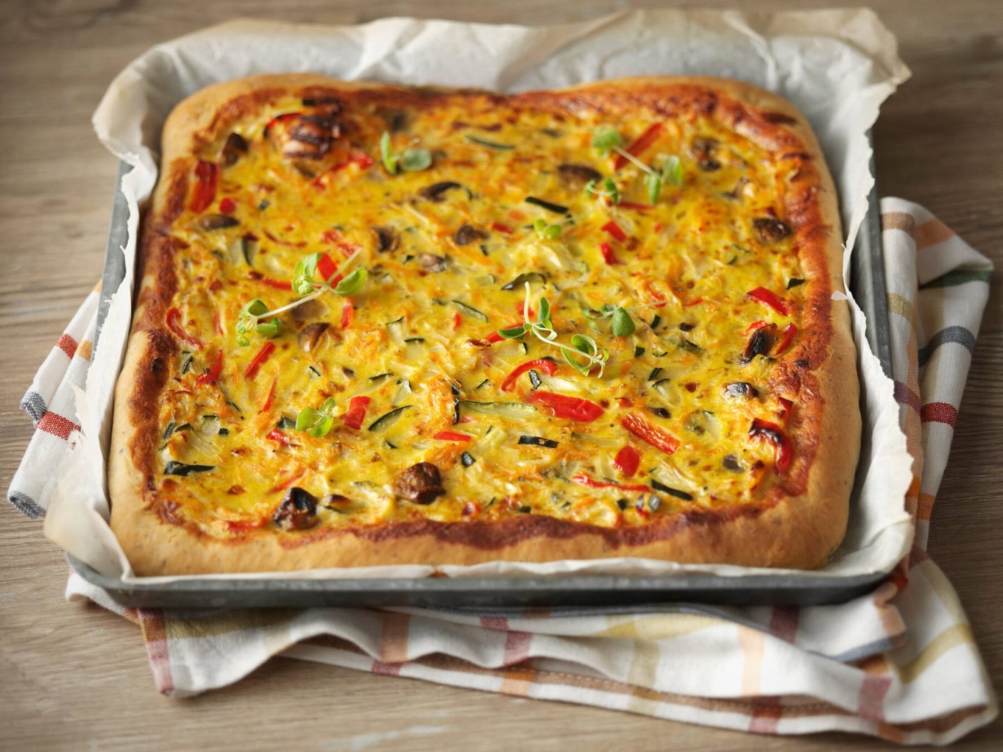 Gluteeniton kesäkurpitsa-juustoleipä - Valio