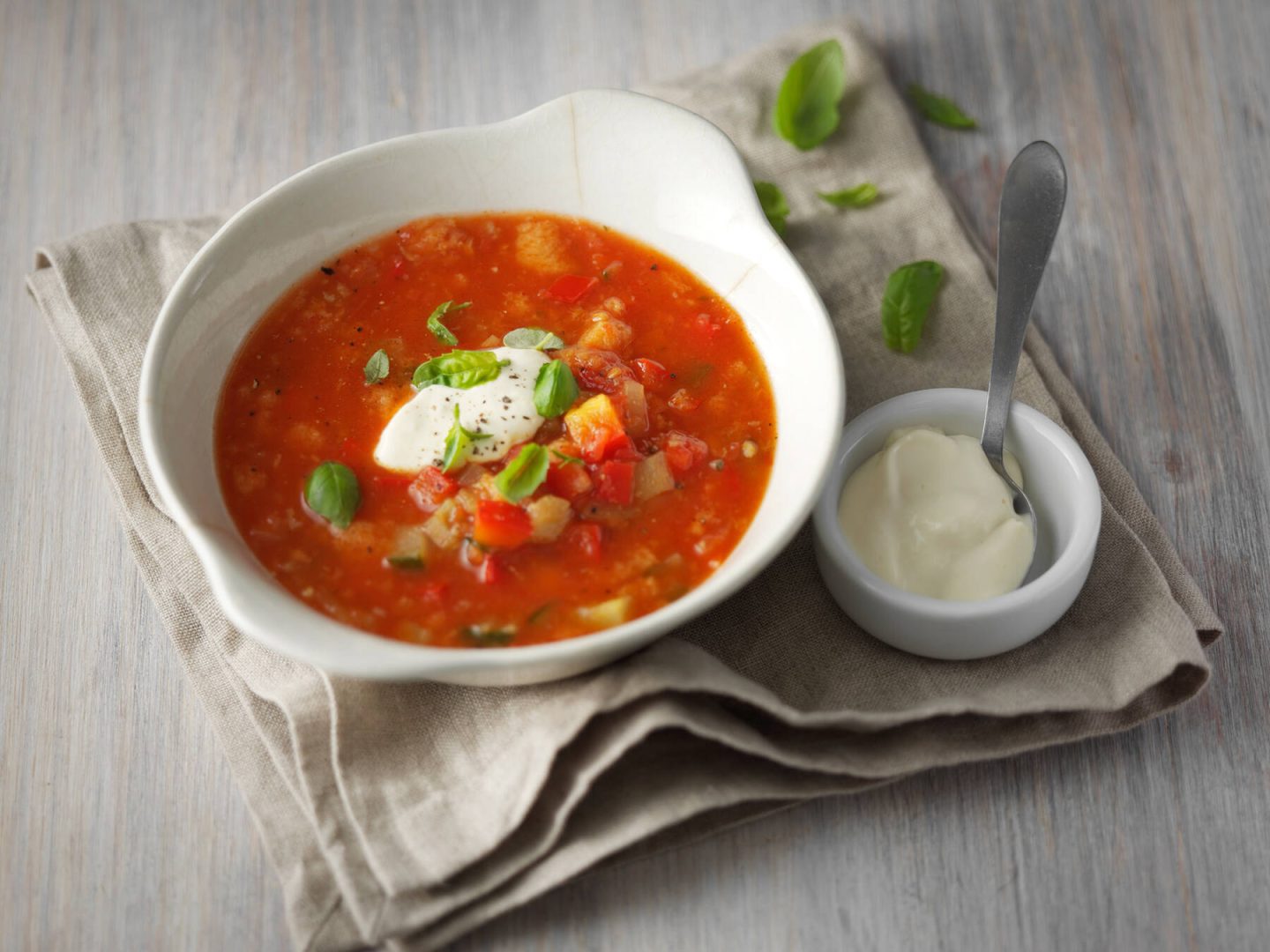 Tomaattinen minestronekeitto - Valio