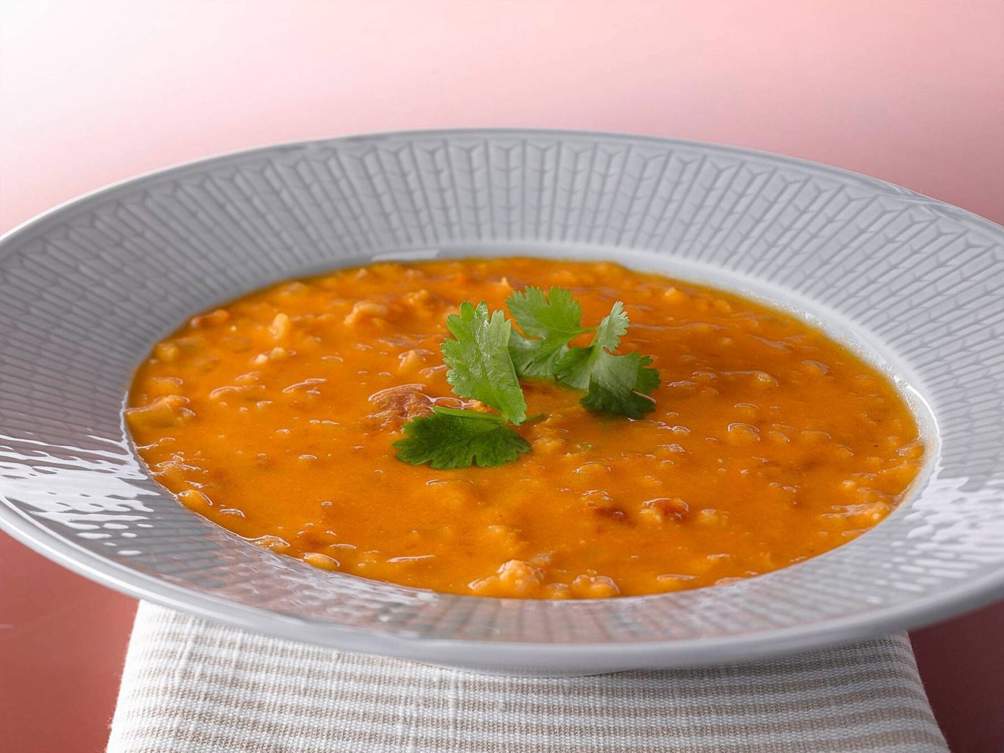 Tomaattinen minestronekeitto - Valio