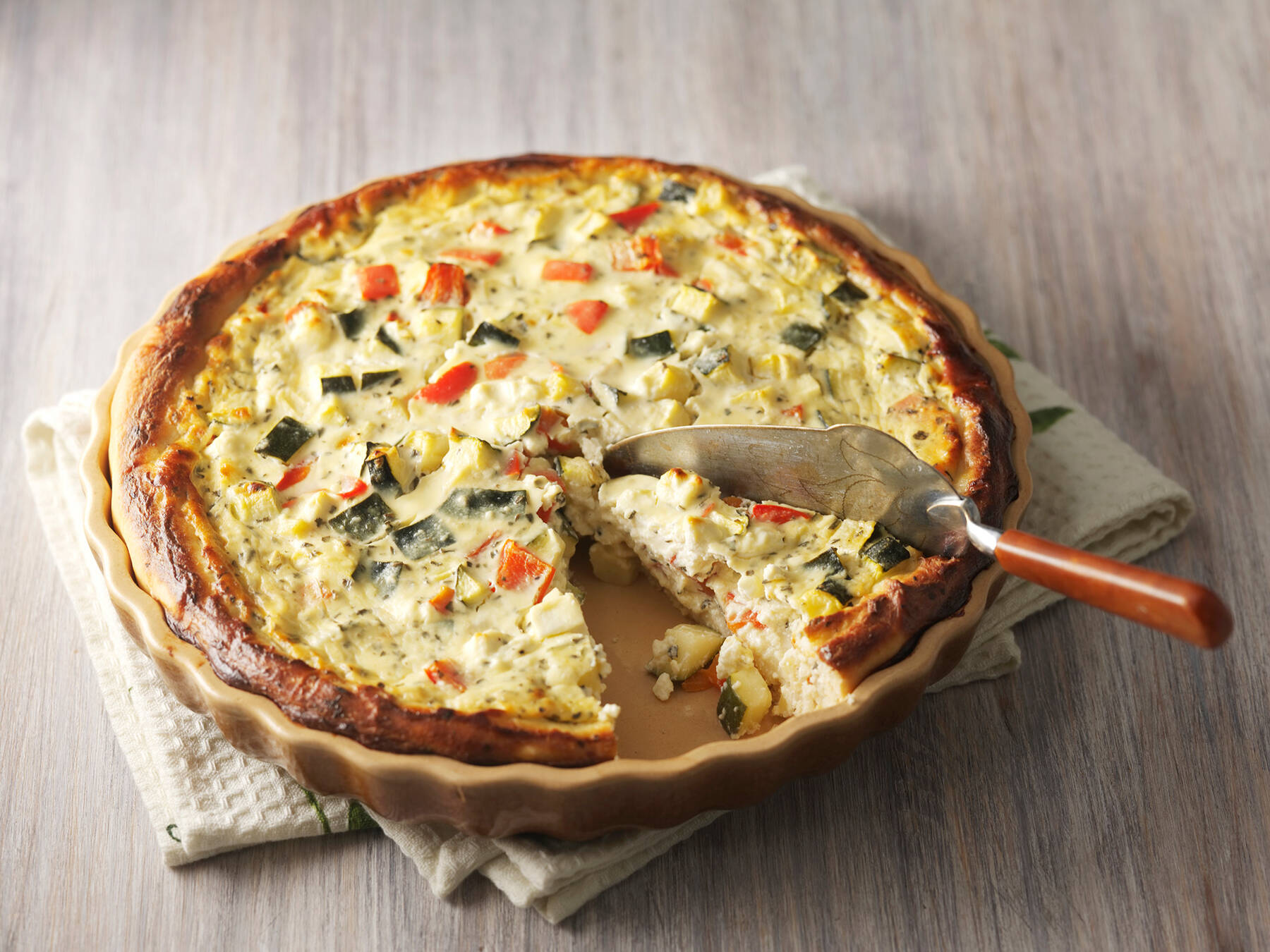 Gluteeniton kesäkurpitsa-juustoleipä - Valio