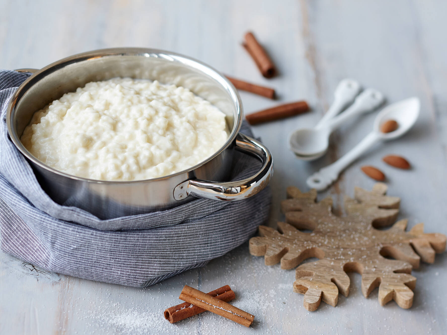 Riisipuuro vesihaudekattilassa & mustikkakeitto - Valio