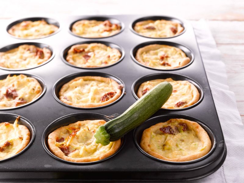 Gluteeniton kesäkurpitsa-juustoleipä - Valio