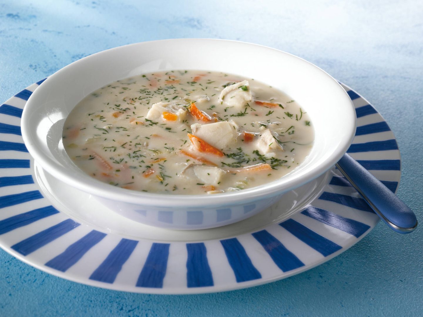 Juustoinen kasvis-kalakeitto - Valio