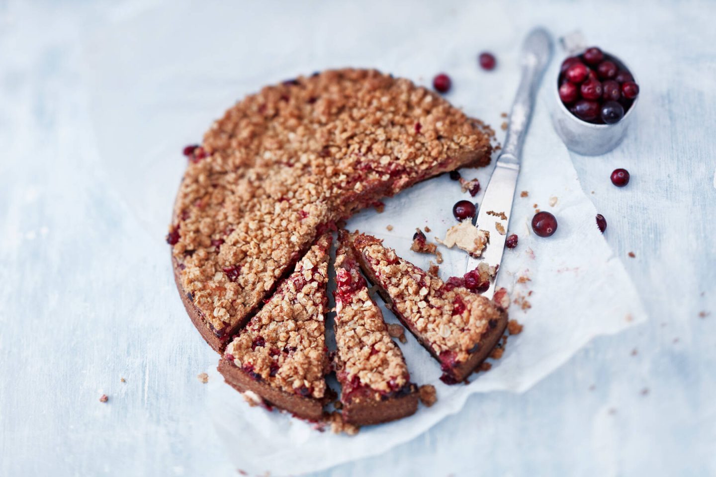 Karpalo-kinuskimurukakku - Valio