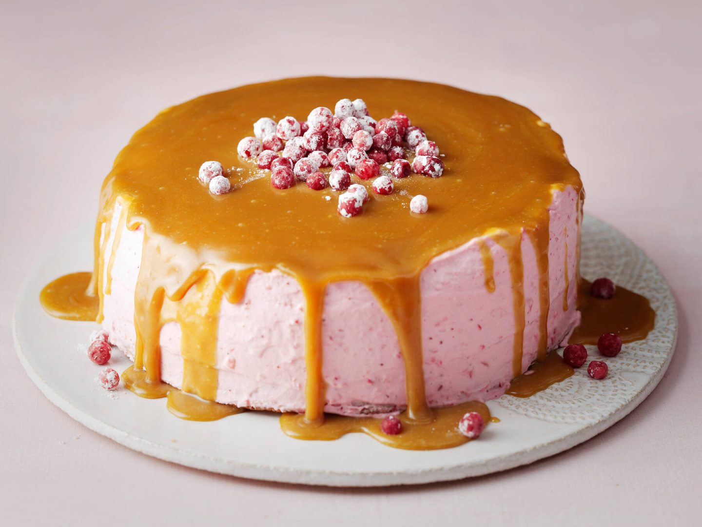 Puolukka-vaniljakakku - Valio