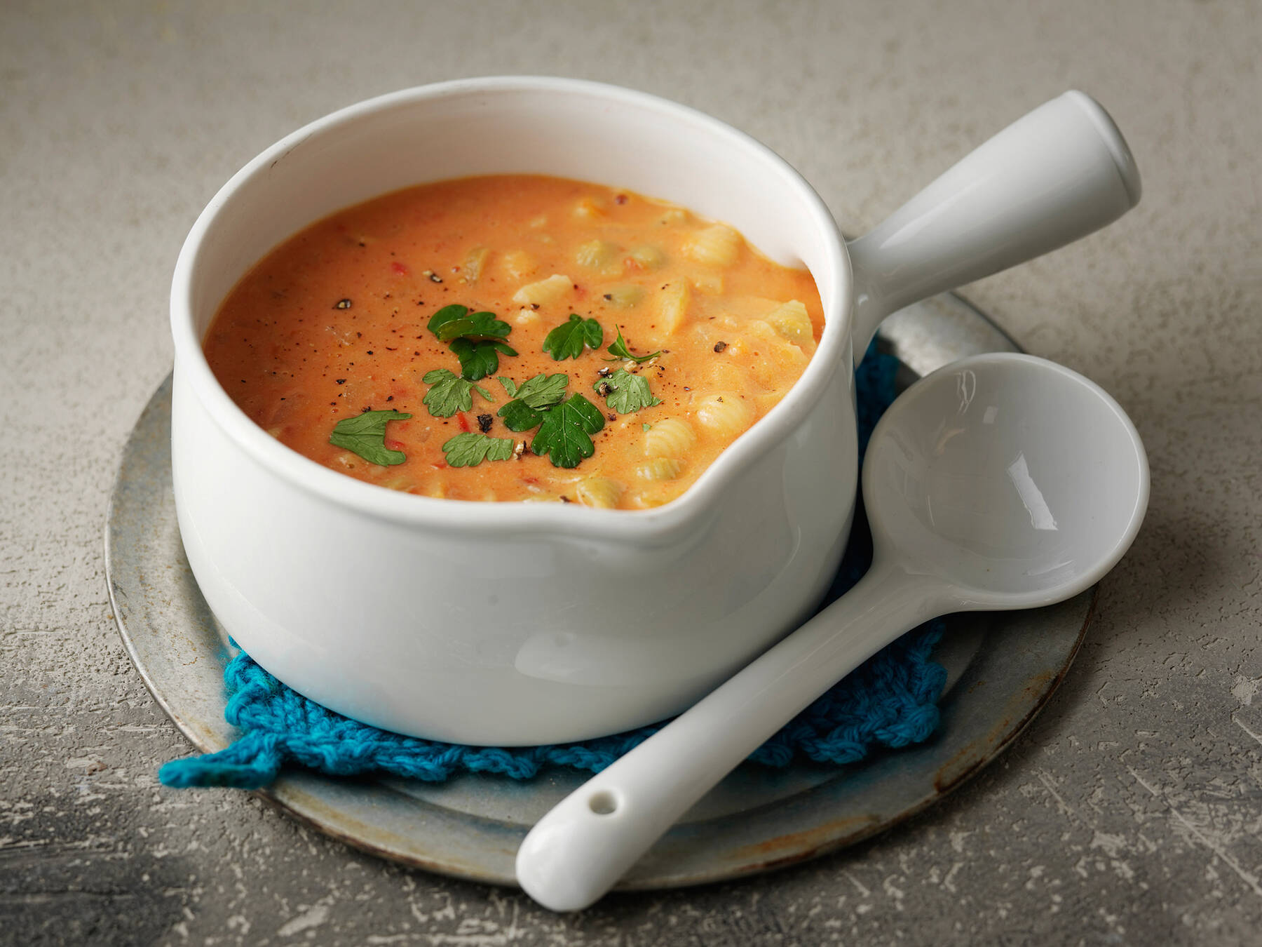Tomaattinen minestronekeitto - Valio