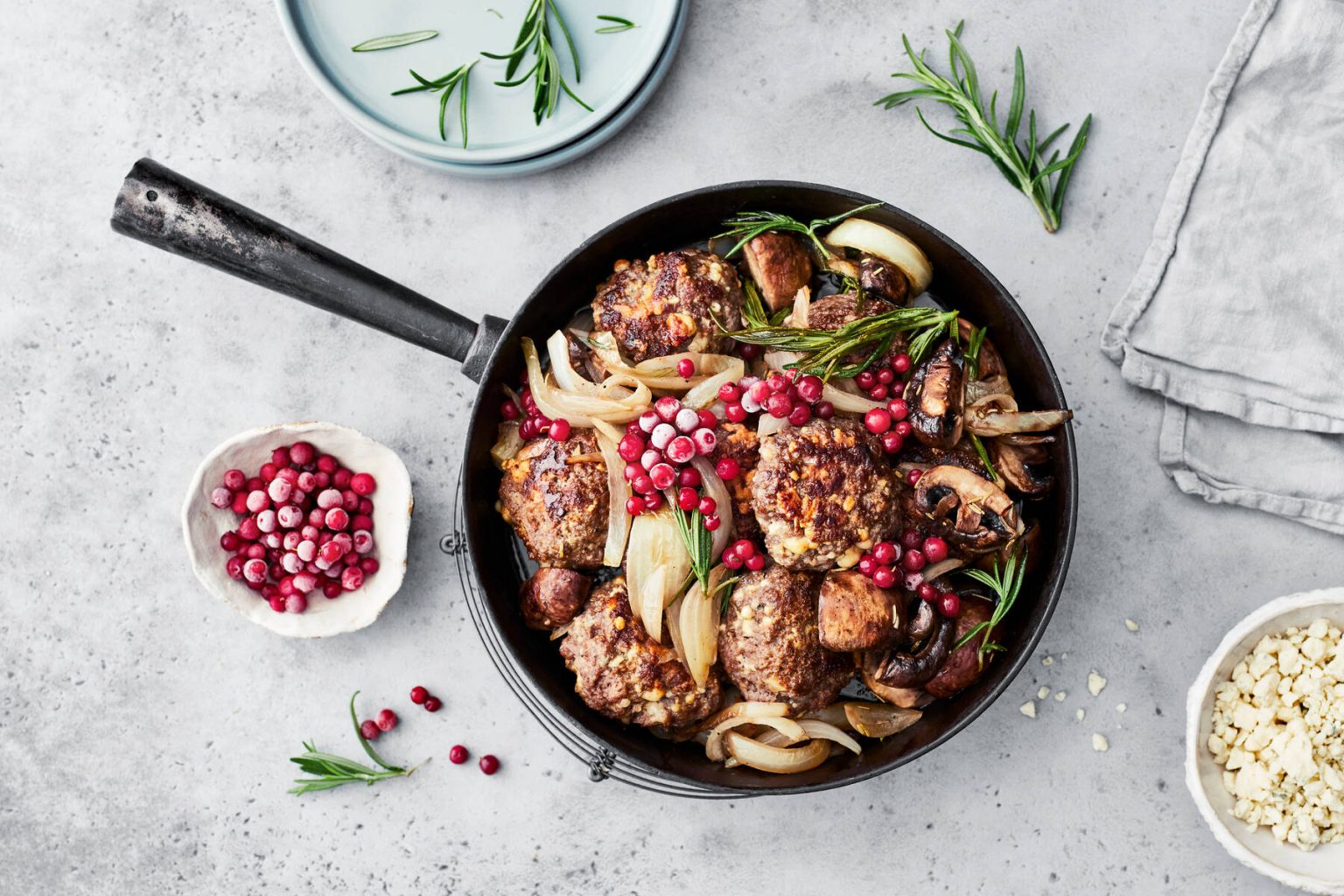 Lihapullat tomaattikastikkeessa - Valio