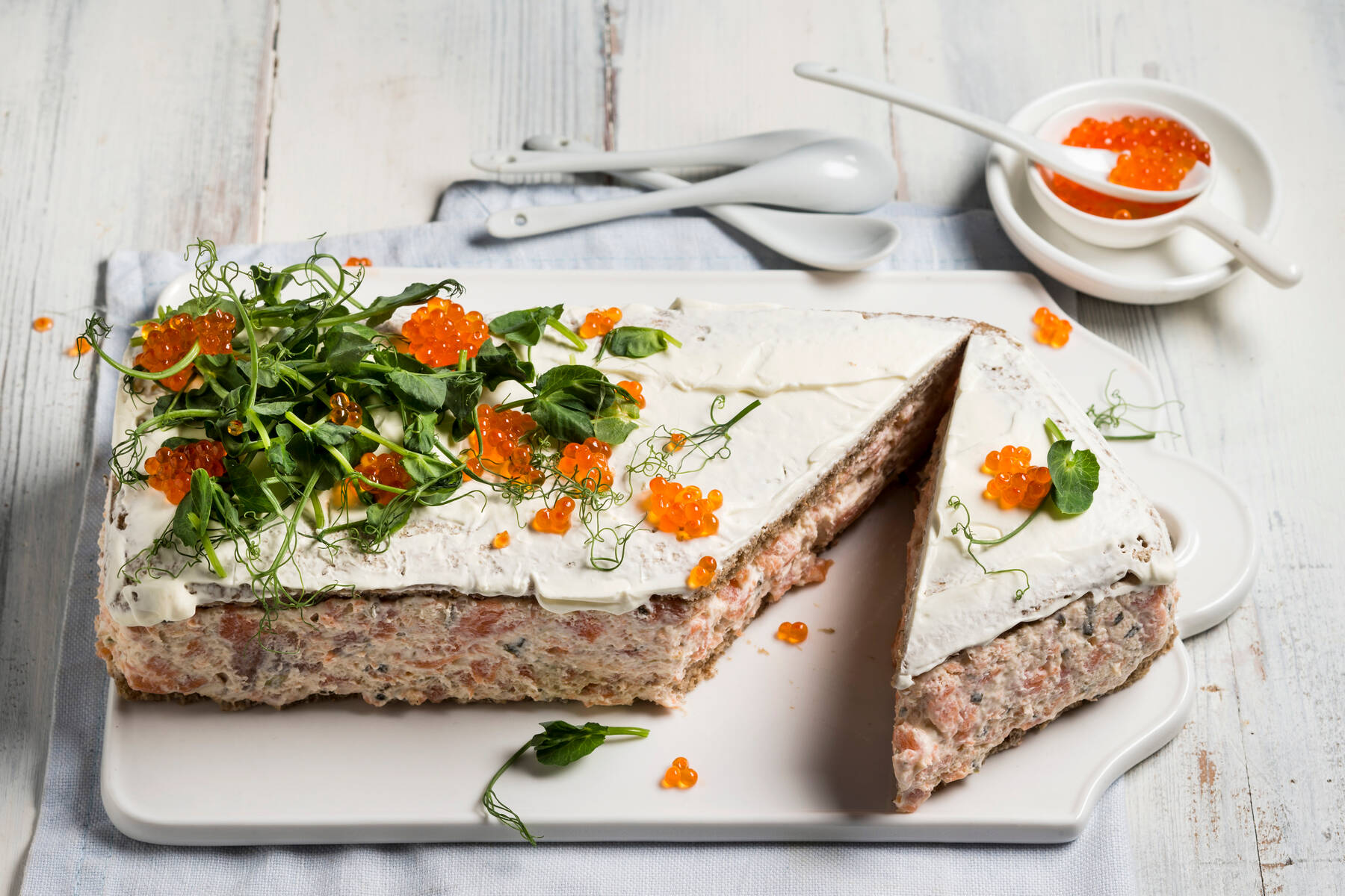 Lohi-voileipäkakku - Valio Aimo